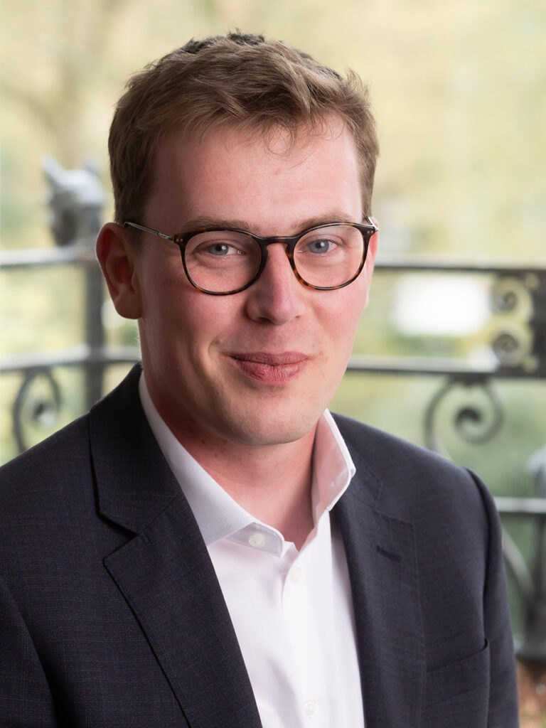 Ruairidh Macintosh – Brunswick Group